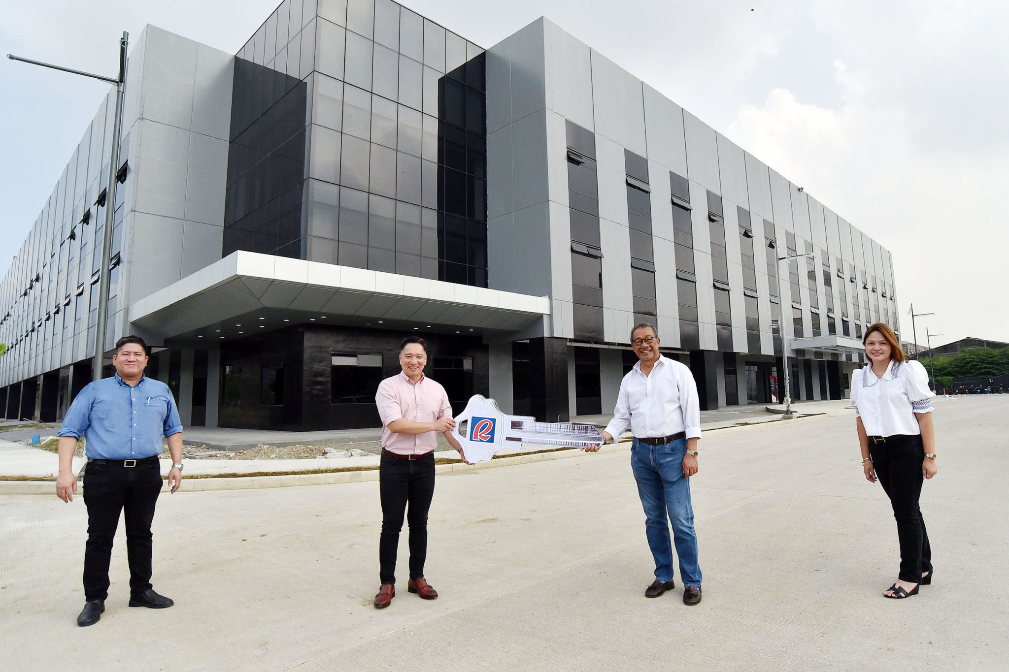 Robinsons campus one building: Home to the Philippines' largest telco ...