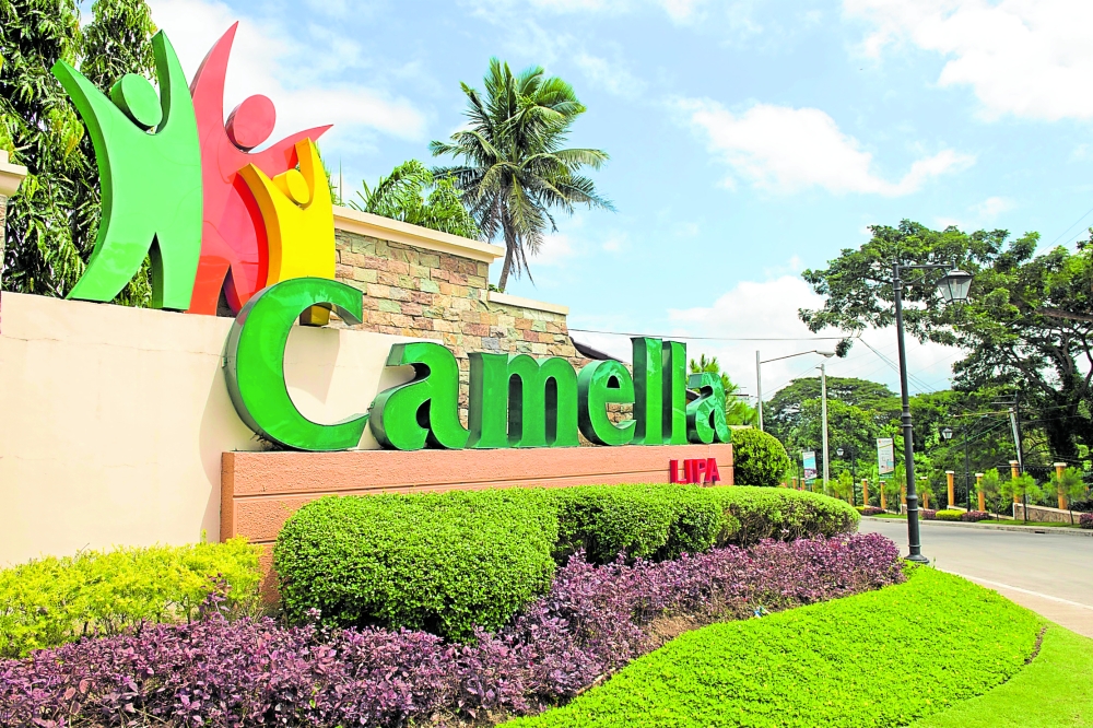 A massive highway complex makes living in the South highly attractive