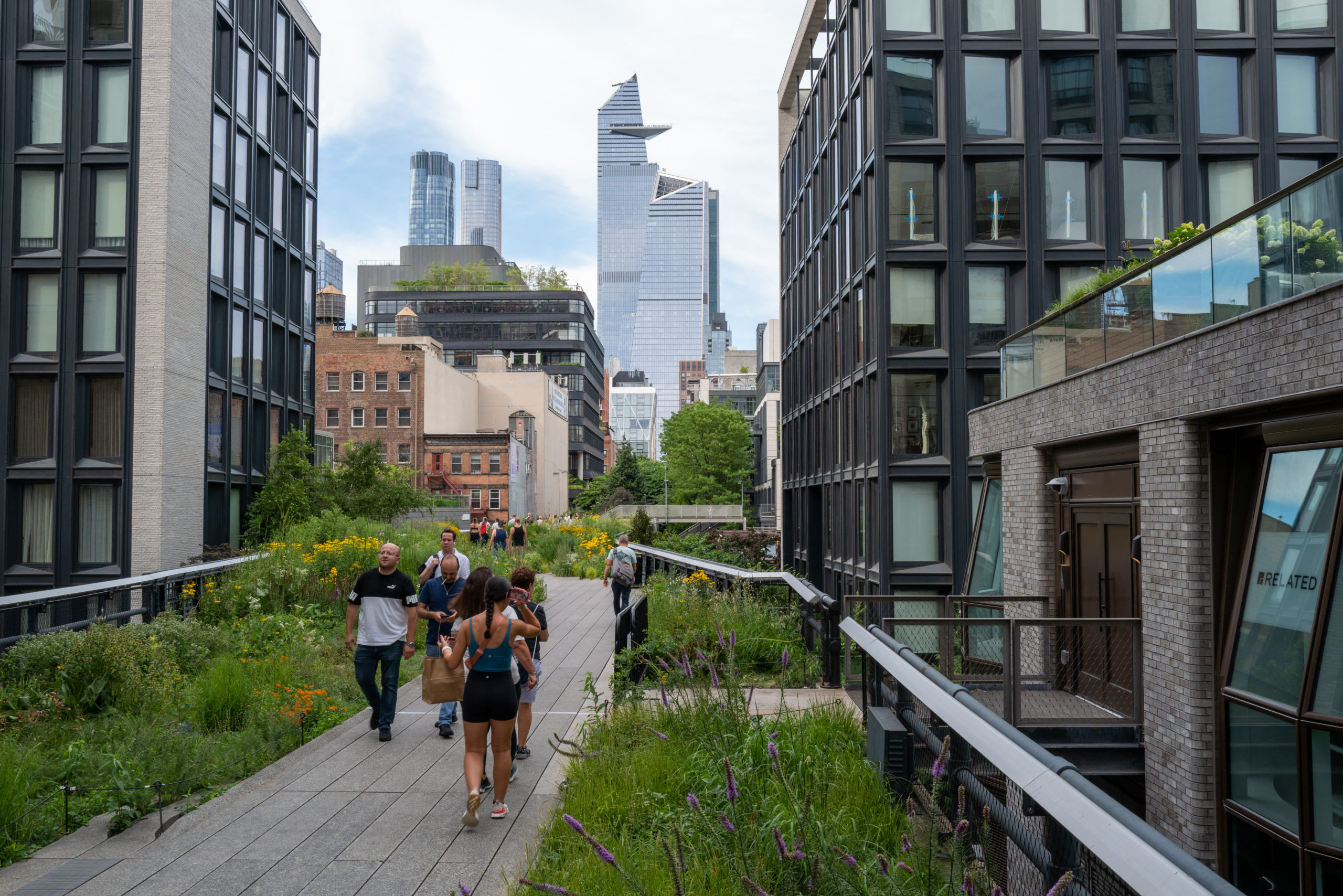 In New York, renters desperate as soaring rents exacerbate housing ...