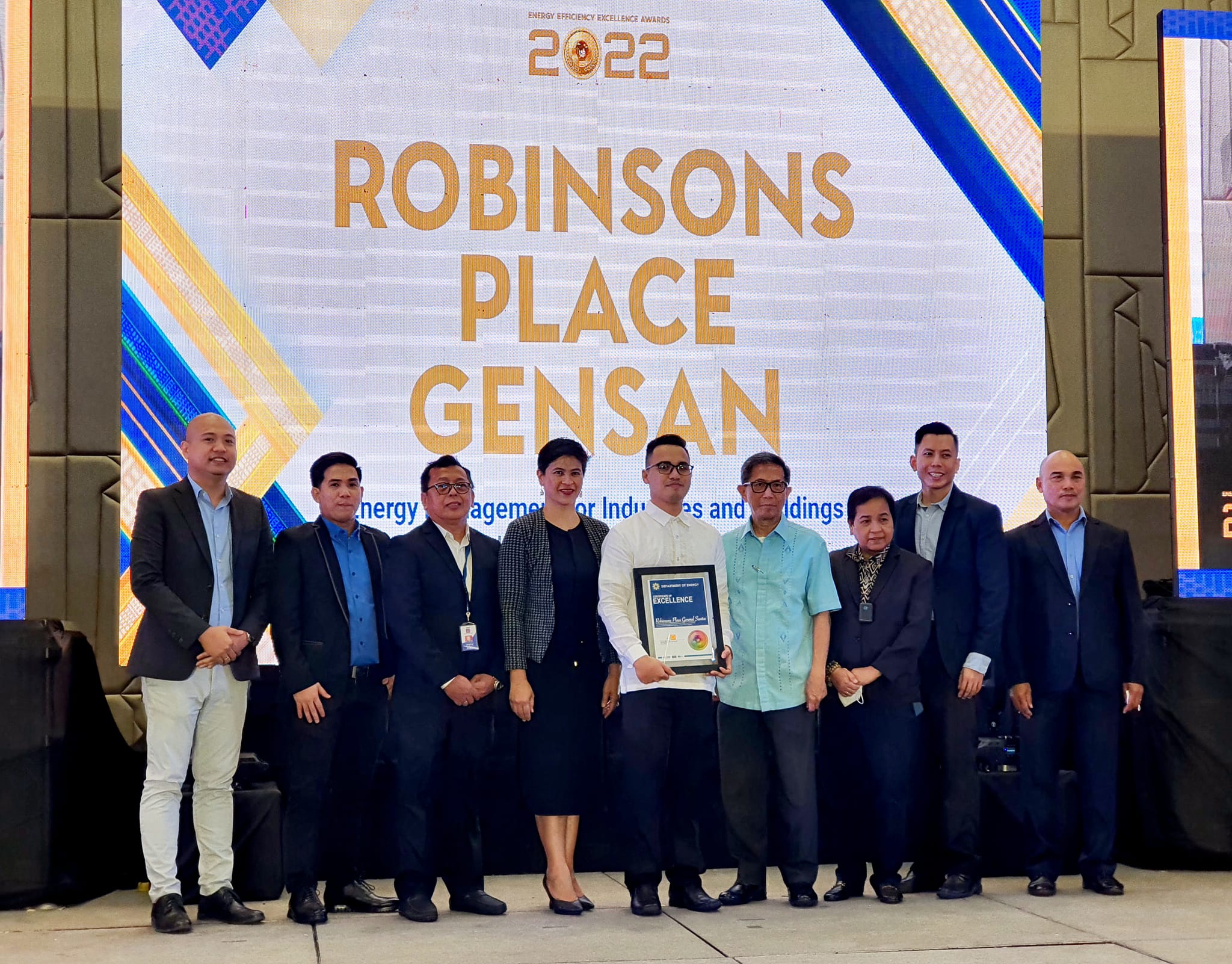 Robinsons General Santos bags award for Excellence in Energy Efficiency from the Department of ...