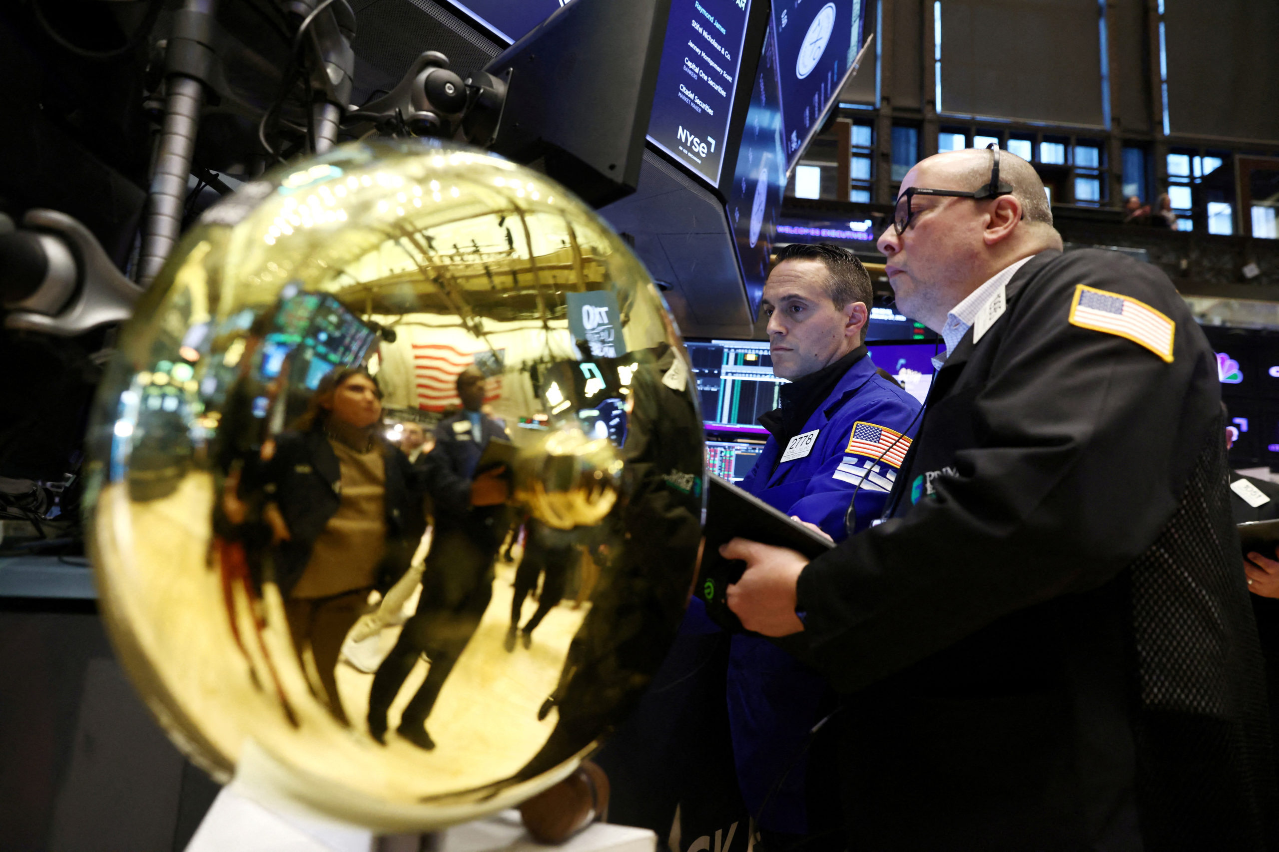 Wall Street pushes back against SEC stock market reforms | Inquirer ...