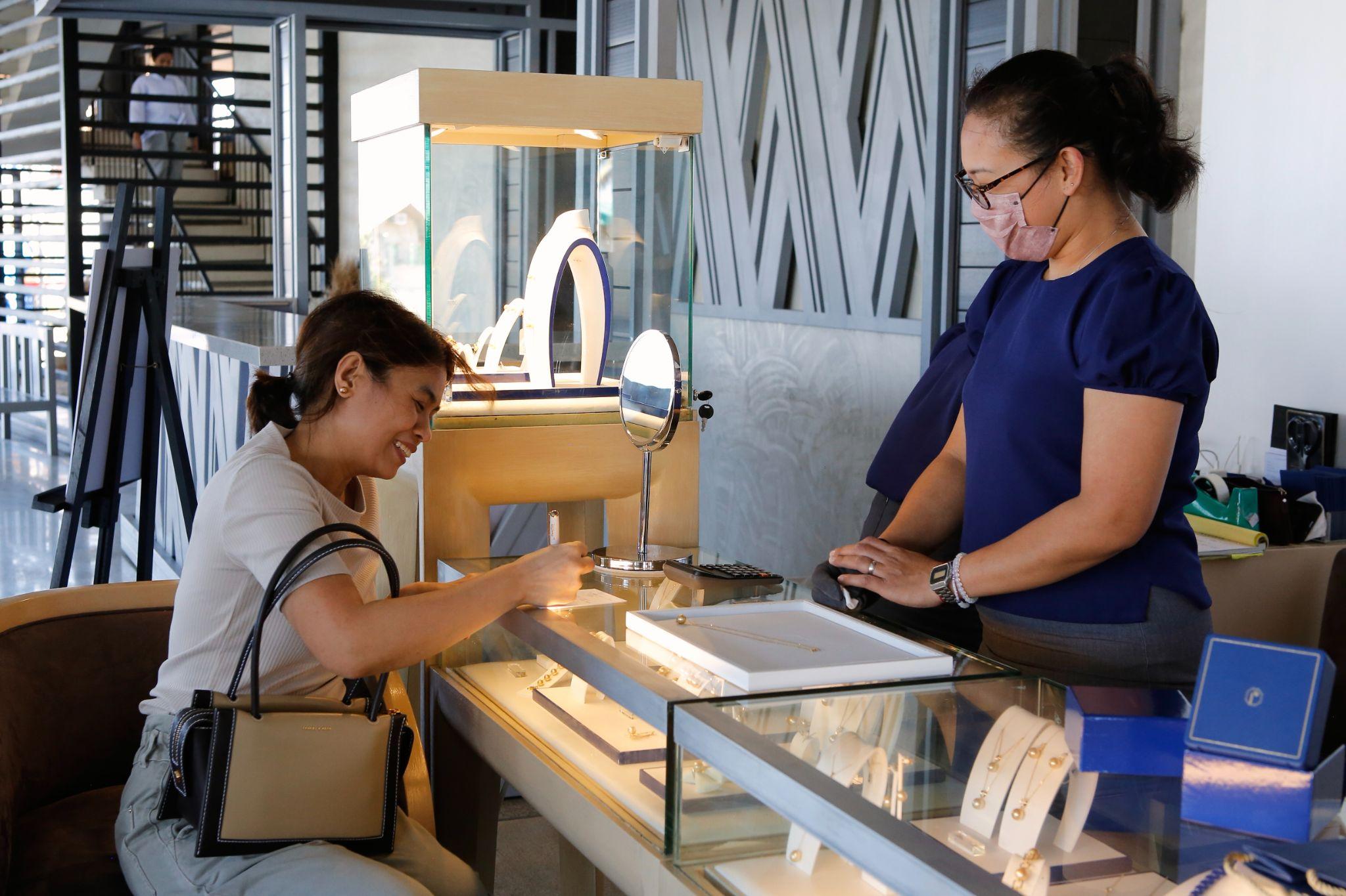 Aboitiz Land and Jewelmer kick off summer in luxury, celebrate seafront ...