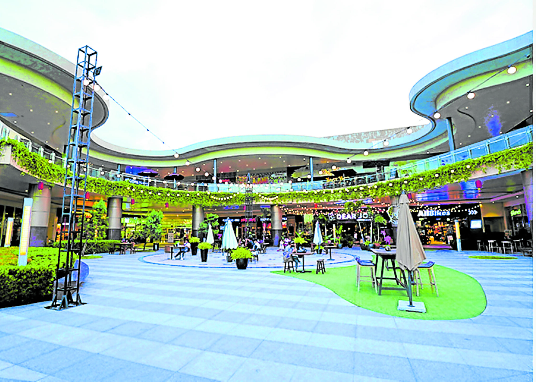 Vista Mall Bataan cooks up special feast for moms