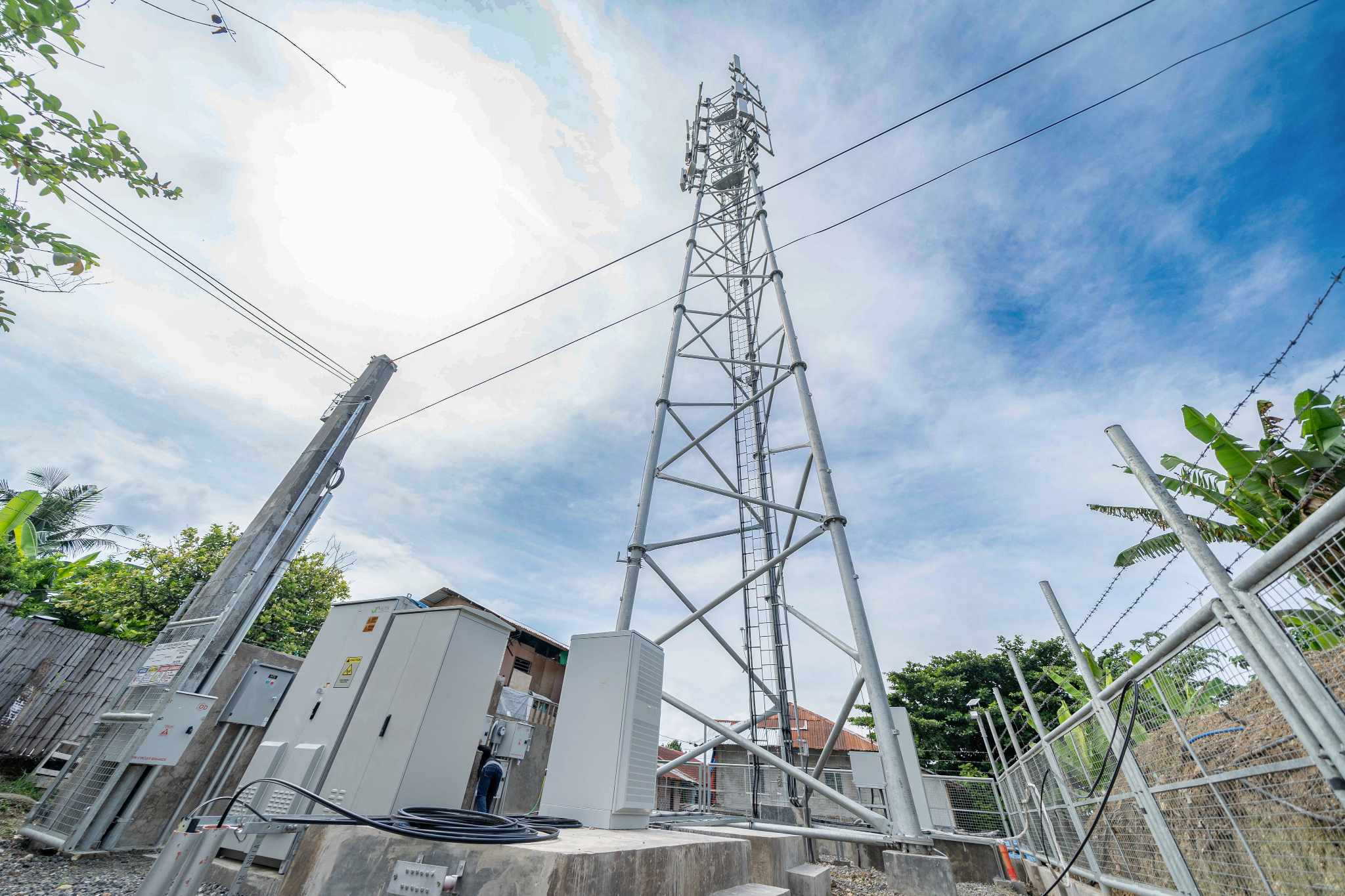 Unity Partners With Veco To Power Up Its First 3 Tenant Tower Acquires 1 100 Towers From Smart