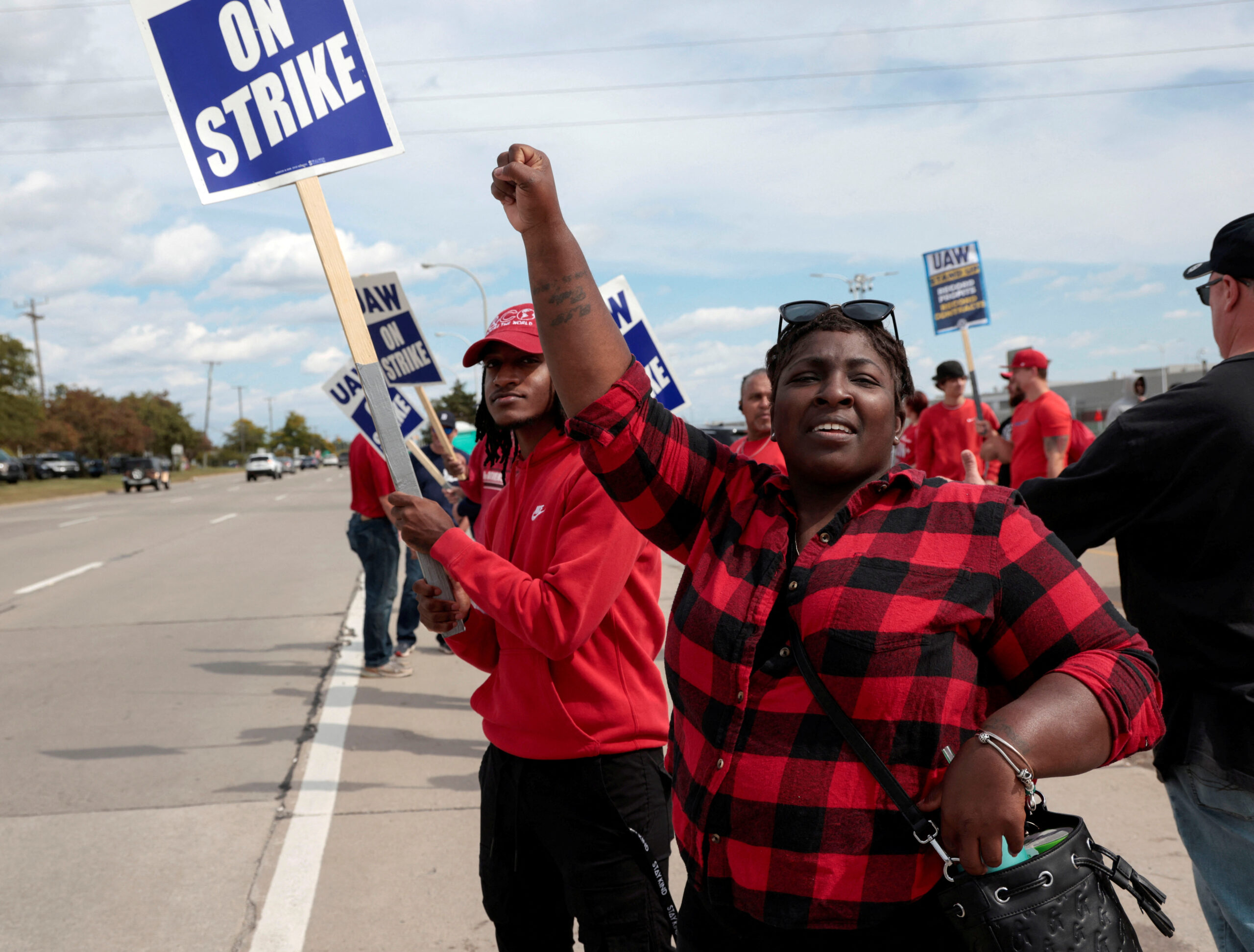 UAW's record deal could boost others' wages as labor notches another ...