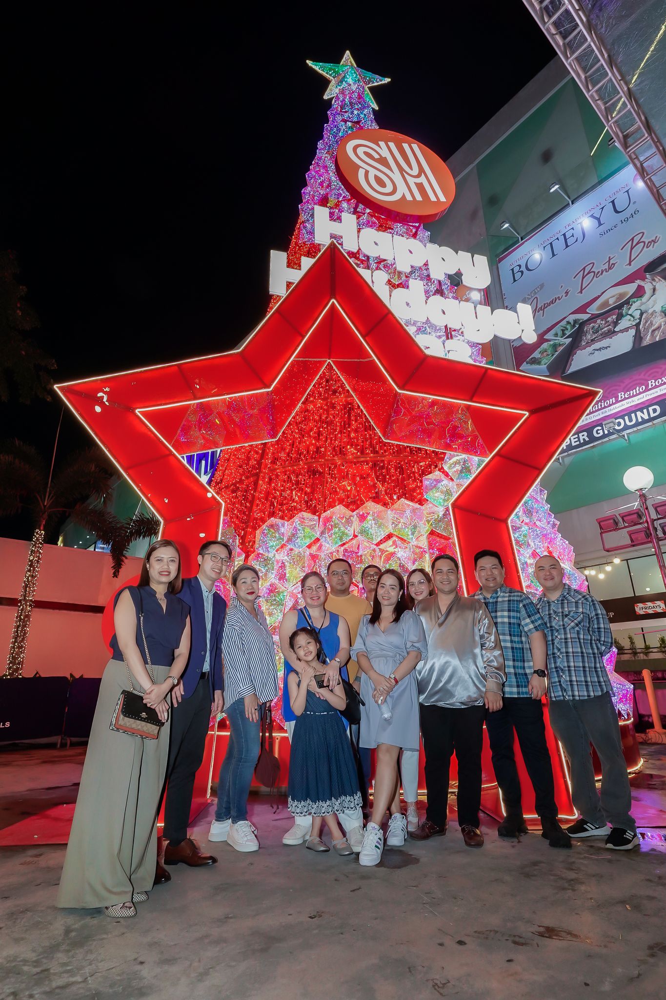 SM City Sta. Mesa unveils magical Christmas launch | Inquirer Business