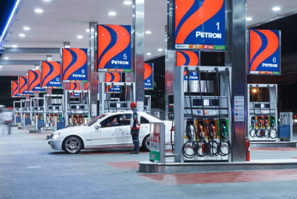 Petron eyes more auto service facilities