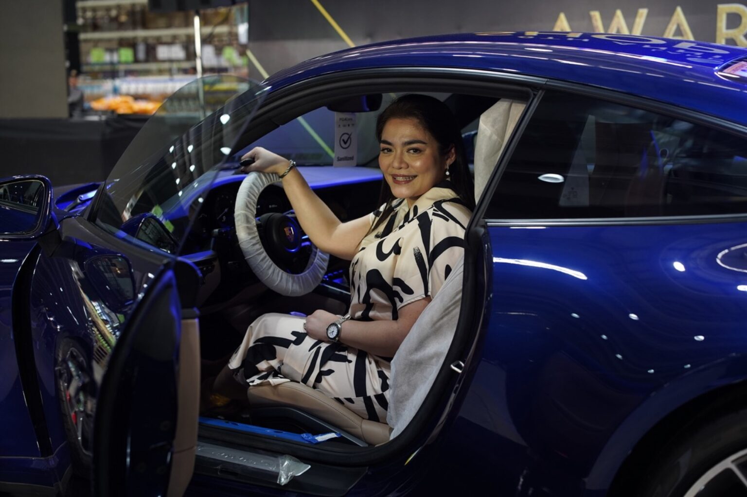 Landers turns over keys to Porsche 911 Carrera S and Kia Sonet to the ...