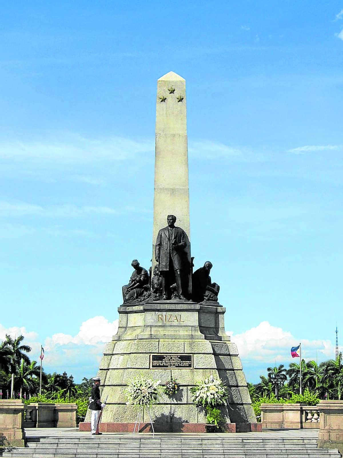The romantic appeal of Roxas Boulevard
