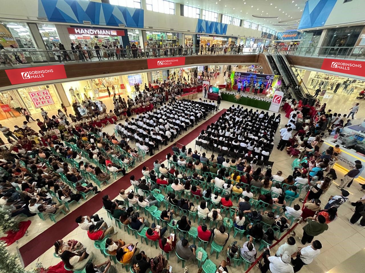 Robinsons Malls are the venue of choice for many schools celebrating key events and milestones ...