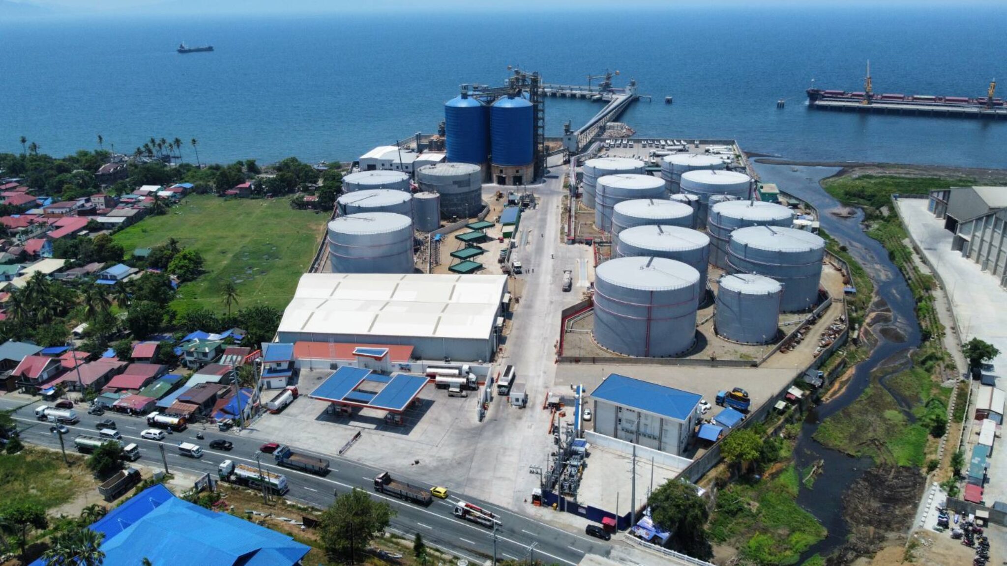 P5-B Sinisian port complex in Batangas starts operation