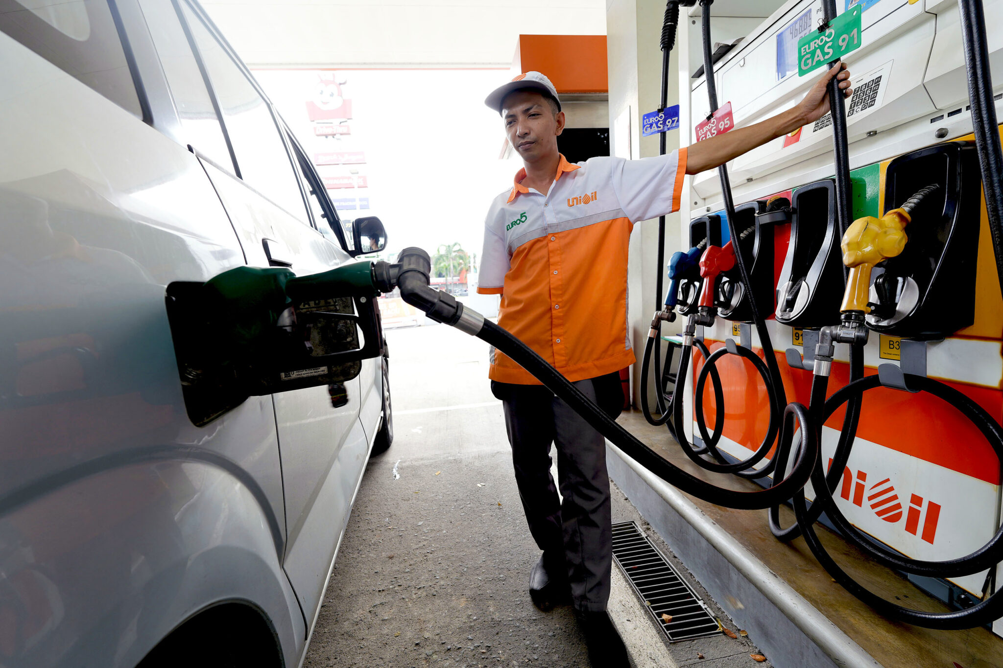 Fuel price cuts of up to P1.50/liter set this week