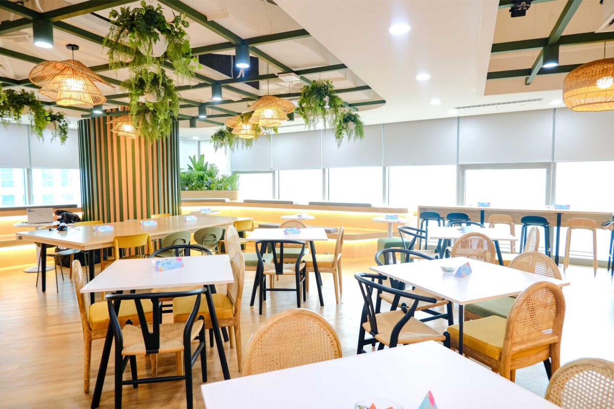 Productivity meets prestige at work.able Robinsons Summit Center