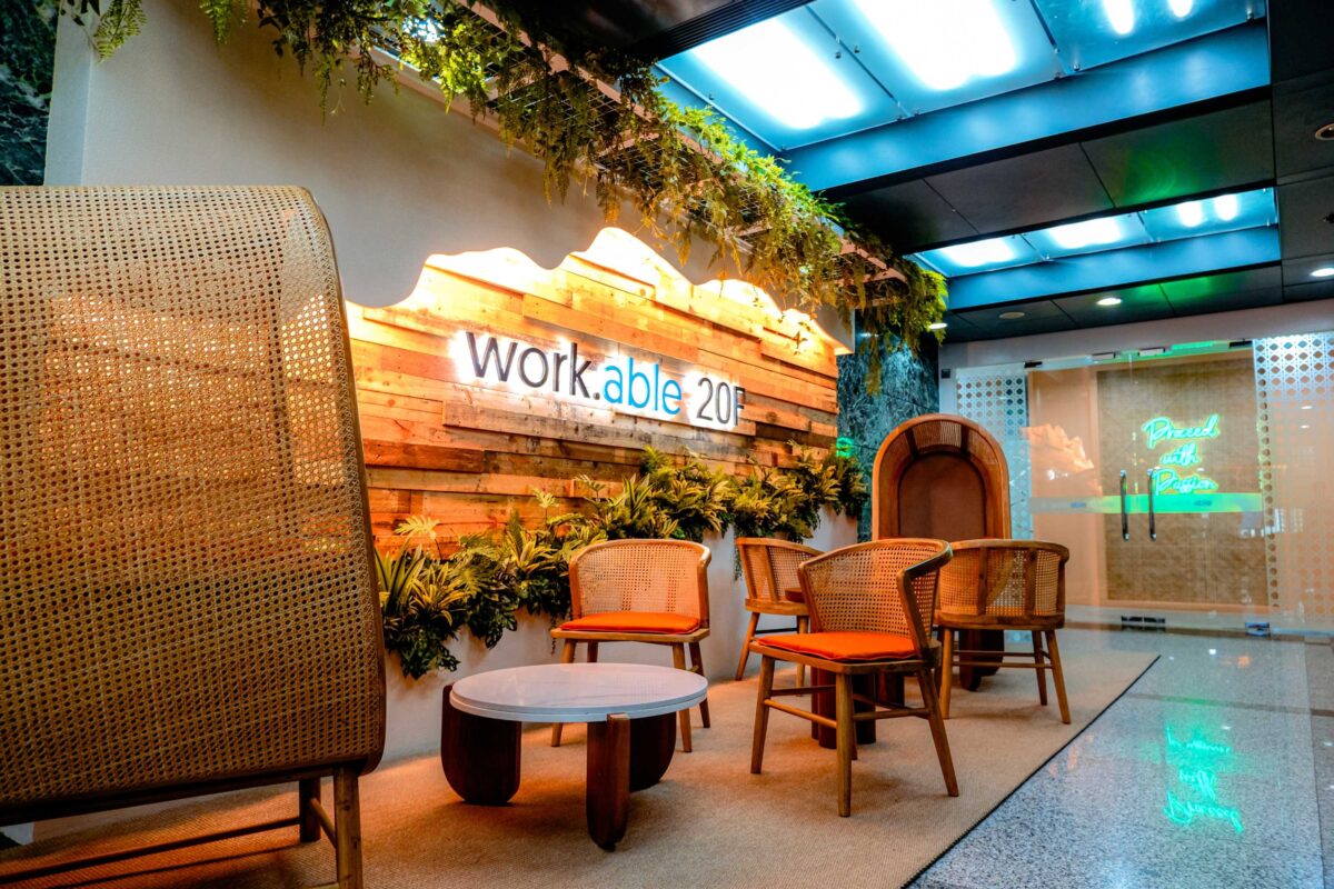 Productivity meets prestige at work.able Robinsons Summit Center