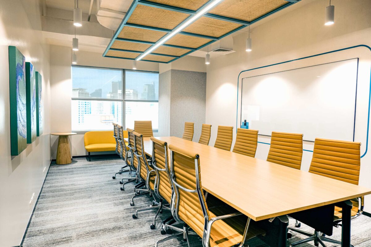 Productivity meets prestige at work.able Robinsons Summit Center