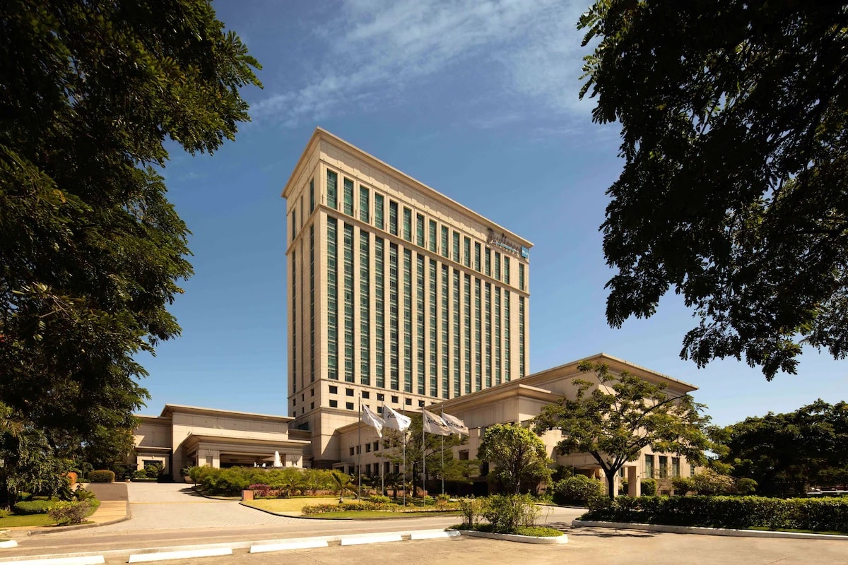 Radisson Blu: Cebu hotel marks 15th anniversary